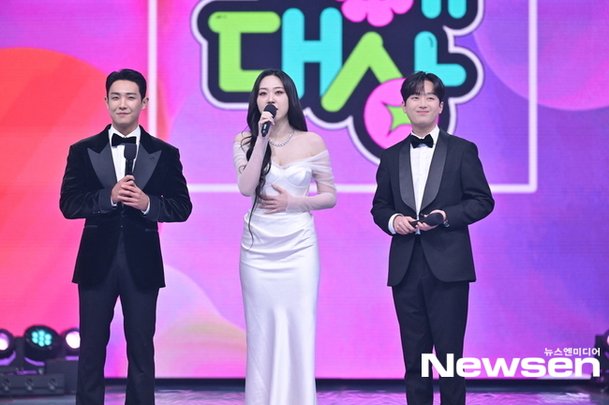 3MC 이준x이찬원x이영지, 대세들 모여~ [포토엔HD] : 네이트 연예