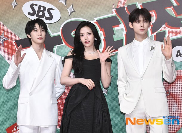 NCT도영,xTXT연준x안유진, 우리가 3MC | 아이돌24시 : 네이트 연예