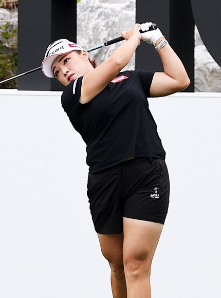 KLPGA 15승에 빛나는 장하나에게 도대체 무슨 일이… : 네이트 뉴스