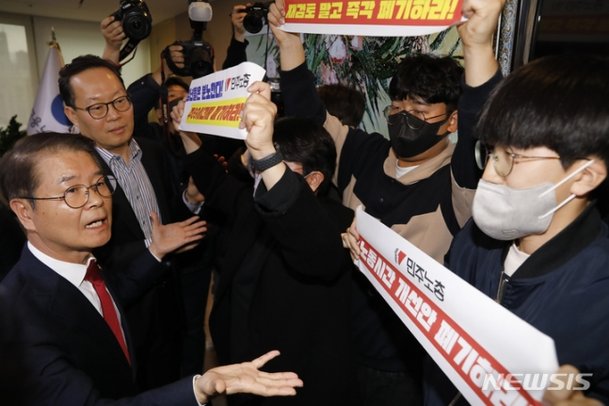 美 CNN도 'Gwarosa'(과로사)언급…'주 69시간 근로제' 향방은? : 네이트 뉴스