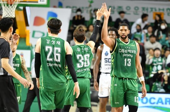 선두 굳건 DB, 제자리 찾는 SK·KCC…운명의 후반기, 6강 싸움 변수는 가스공사 : 네이트 뉴스