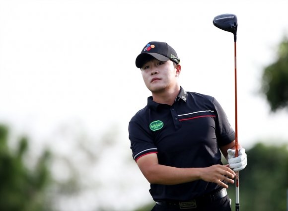 올 시즌 KPGA 상금 2위 김민규, DP월드투어에 전념 : 네이트 뉴스