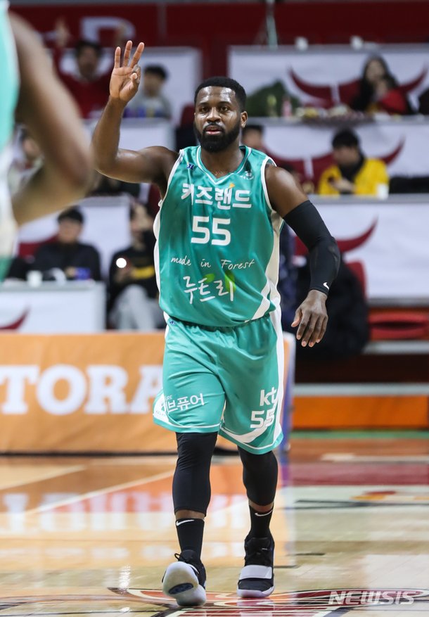 '덴트몬·허훈 51점 합작' KT, KCC에 16점차 역전쇼 : 네이트 스포츠