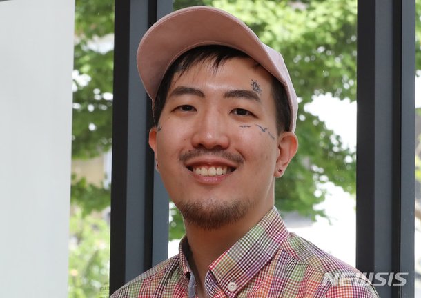 미소 짓는 히지 양(Heezy Yang) : 네이트 뉴스