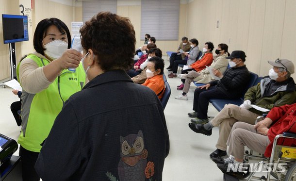 경북 확진자 다시 급증…경산 노인이용시설 20명 등 7개 시군서 30명 네이트 뉴스