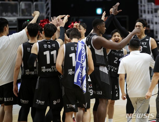 kt, KGC 꺾고 4강PO 1차전 승리 : 네이트 스포츠