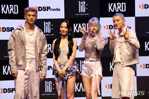 KARD, 미니 앨범 'RE:' 쇼케이스 : 네이트 연예