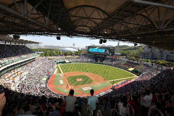 KBO 600만 관중 눈앞…최다관중 SSG 100만명 육박 : 네이트 스포츠