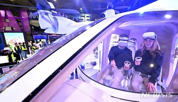 'MWC 2023' SK텔레콤, UAM 서비스 체험 : 네이트 뉴스