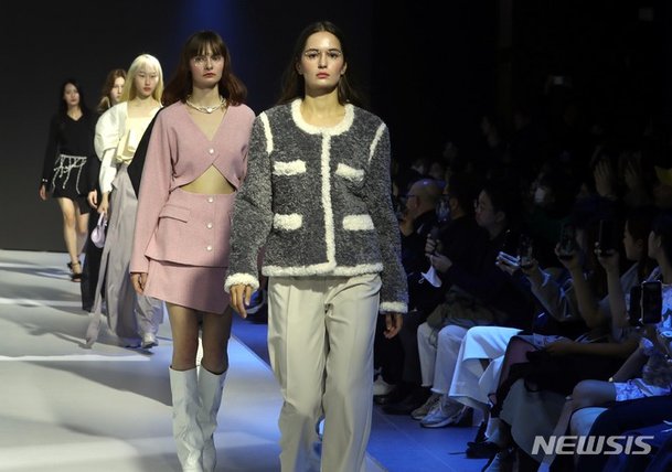 2023 SS/FW 하이서울 패션쇼 : 네이트 뉴스