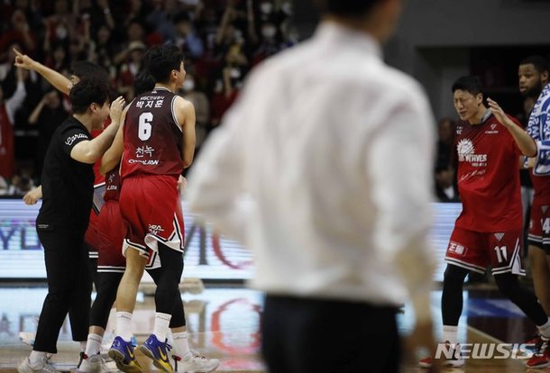 KGC, 6차전을 못내준다 : 네이트 스포츠