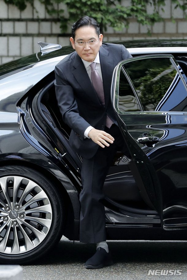 공판 출석하는 이재용 회장 : 네이트 뉴스