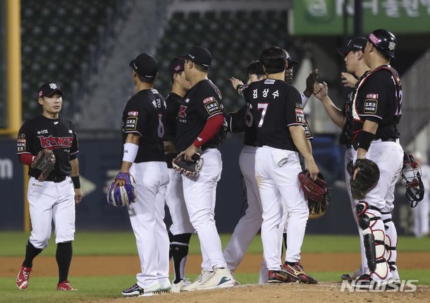 KT, NC 잡고 2위 사수…롯데, KIA에 강우콜드 승(종합) : 네이트 스포츠