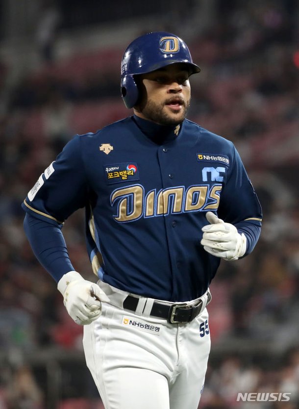 쫓기는 NC, 4번타자 마틴 부활 '절실'[PO] : 네이트 스포츠