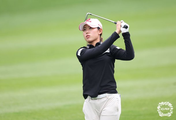 황유민, KLPGA 2번째 우승 보인다…윤이나 이틀 연속 이븐파 : 네이트 스포츠
