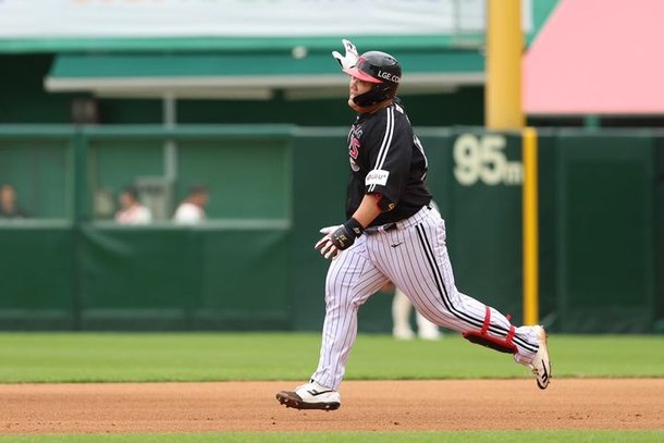 '김범석 역전 만루포' LG, DH 1차전 SSG 제압…삼성도 한화에 뒤집기 승(종합) : 네이트 스포츠