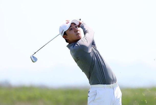 김한별, KPGA 클래식 2R 선두 도약 : 네이트 스포츠