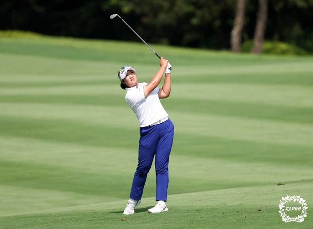 유해란, LPGA 투어 FM 챔피언십 2R 6타 차 단독 선두 : 네이트 스포츠