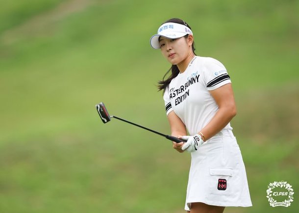 신인 유현조, KLPGA 메이저 KB챔피언십 3R 단독 선두 : 네이트 스포츠