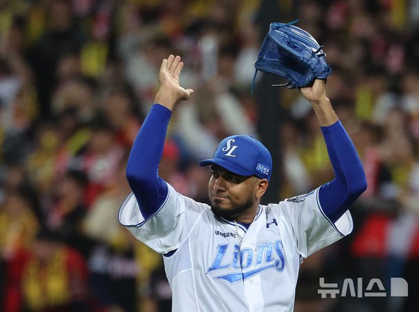 'PO MVP' 위용 KS에서도…레예스, 7이닝 7K 1실점 쾌투[KS] : 네이트 스포츠