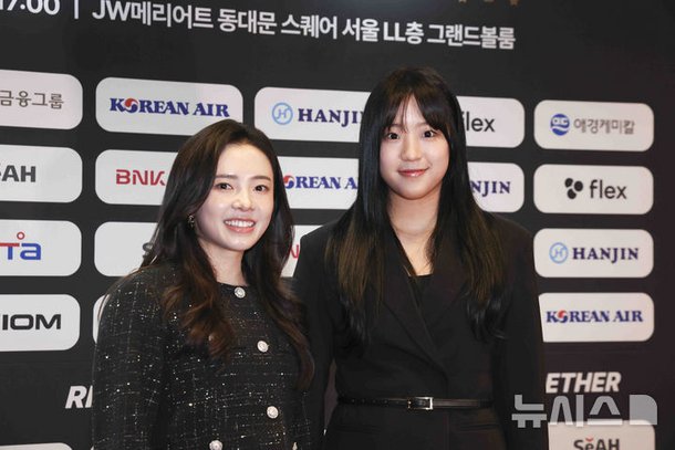 KTTA어워즈 2025에서 만난 전지희-신유빈 : 네이트 스포츠