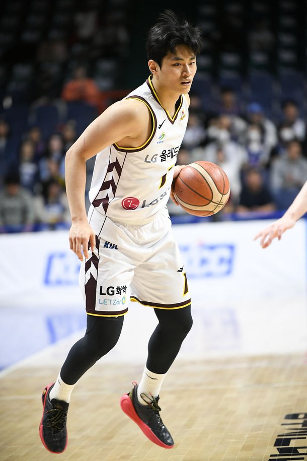 프로농구 LG, KCC 잡고 2위 탈환…한국가스공사는 PO 확정(종합) : 네이트 스포츠