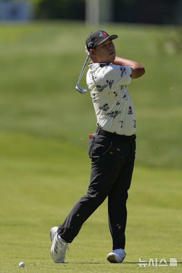 7타 줄인 김시우, PGA 투어 RBC 헤리티지 2R 공동 2위 : 네이트 스포츠