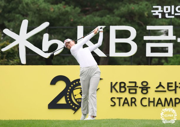 문정민, KLPGA 메이저 KB금융 스타챔피언십 첫날 단독 선두 : 네이트 스포츠