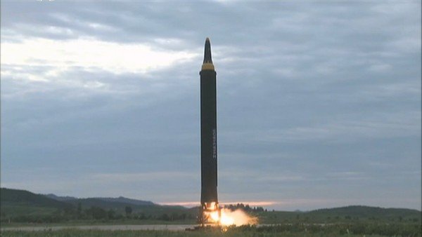 북, MRBM 2발 발사…ICBM 한 달 만에 도발 : 네이트 뉴스