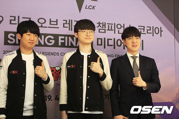 [Oh!쎈 롤챔스] 왕가의 부활?…LCK 지도자들, 결승전 SKT '6-1' 우세 예상 : 네이트 스포츠