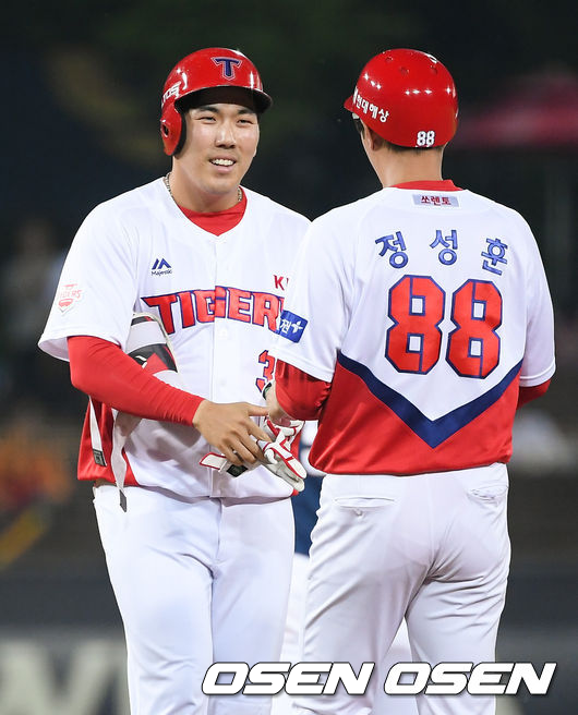 '154km 공략 3점포' 유민상, "직구 하나만 노렸다" [생생 인터뷰] : 네이트 스포츠