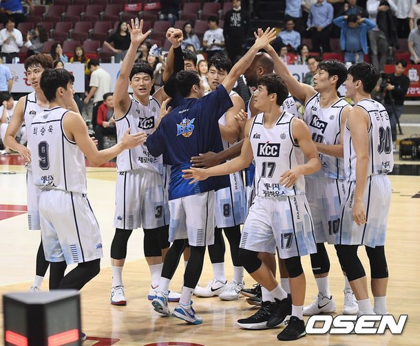 [사진]84-82, 2점차 승리거둔 KCC : 네이트 스포츠
