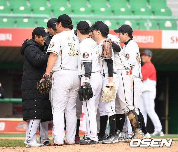 '3루 코치 변신' 조용호가 만든 KT 스타즈의 기적 [KBO팬클럽야구] : 네이트 스포츠