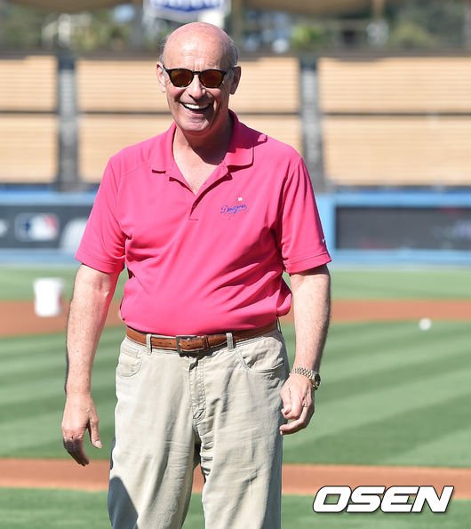 다저스 카스텐 회장, "WS 우승 꼭 필요…거물 영입하겠다" : 네이트 스포츠