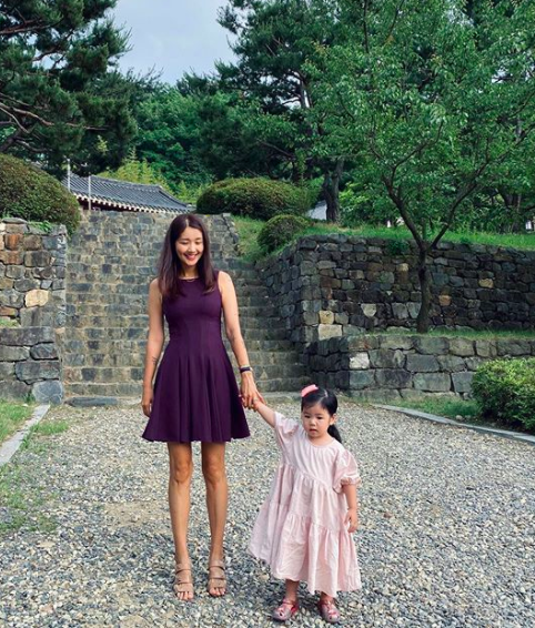 '75kg→55kg' 김빈우, 명품 옷도 찰떡 소화…둘째 딸에 "내 평생 친구"[★SHOT!] : 네이트 연예