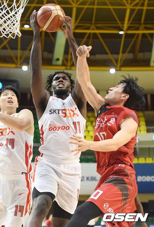 '3점슛 14방 대폭발' 미친슈팅의 SK, KGC 제압…오리온과 컵대회 우승다툼 : 네이트 스포츠
