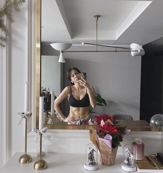 김지우, '11kg 감량' 후 완벽 눈바디 선명한 복근…"살 찐 게 이 정도?" [★SHOT!] : 네이트 연예