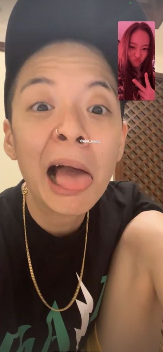 크리스탈, 엠버와 엽기 표정 영상통화 인증…에프엑스 우정ing [★SHOT!] | 네이트 연예