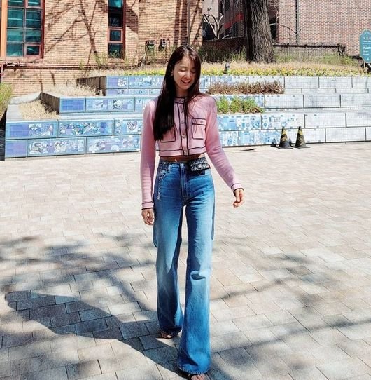 '169cm·48kg' 이시영, 실제로 보면 이런 비율…비현실적 개미 허리 : 네이트 연예