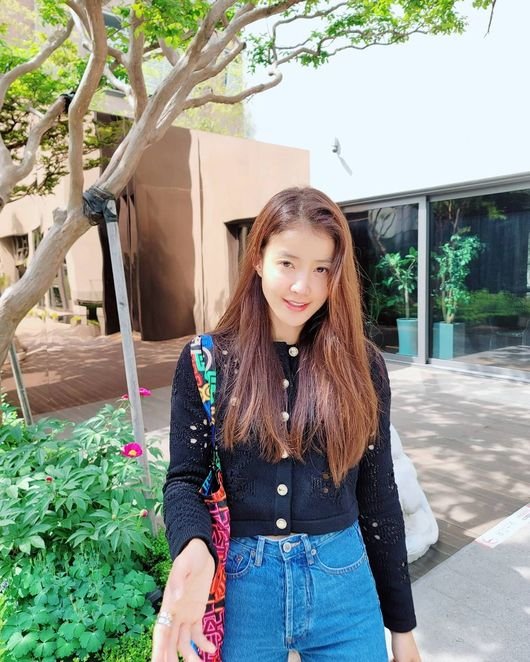 '169cm·48kg' 이시영, 에코백까지 C사…명품백만 메는 '사업가 사모님' | 아이돌24시 : 네이트 연예