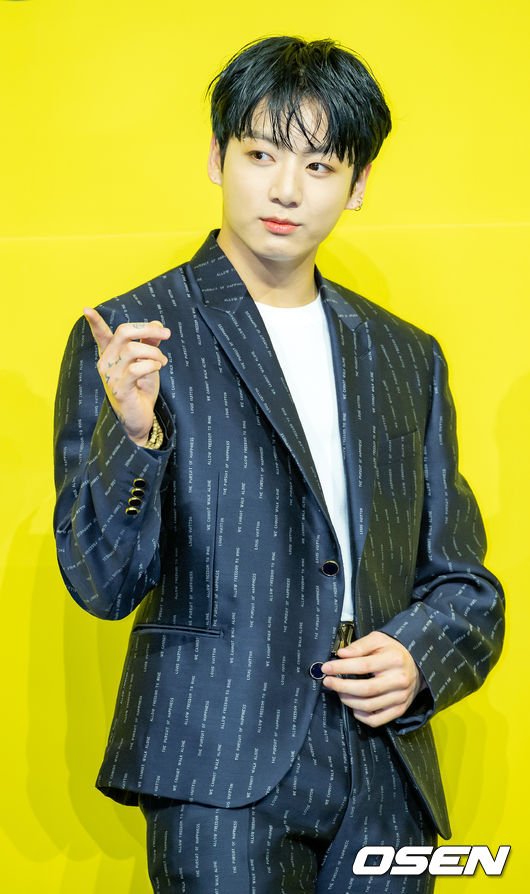 [사진]방탄소년단 Bts 정국 꽃미모 뽐내며 포즈 네이트 연예