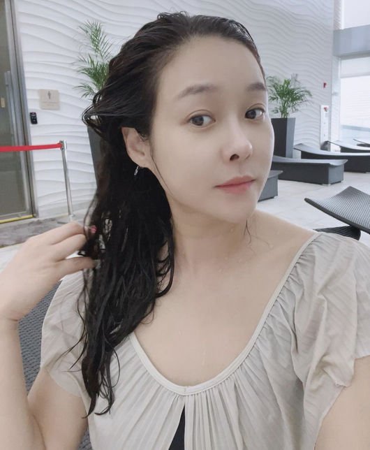 '172cm·52kg' 현영, 이러니 몸매 유지 가능하지! "수영, 골프, 필라테스 즐겨" : 네이트 연예