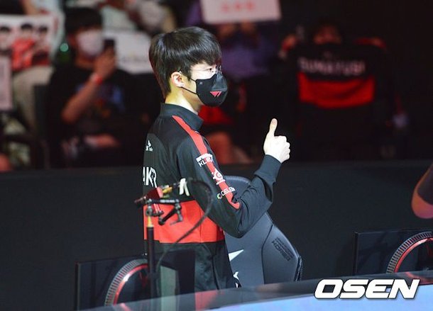 [lck] 페이커 4000 어시 달성 T1 강해진 Kt 꺾고 8연승 질주 종합 네이트 스포츠