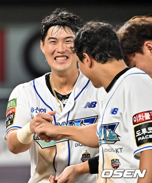 '배정대 10회 끝내기' KT, 선두 SSG 5연승 저지…LG 4G차 압박 [수원 리뷰] : 네이트 스포츠