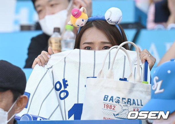 KBO 40주년 레전드 40인 선정 '사랑꾼' 양준혁, 19살 연하 아내에게 "사랑해" 깜짝 고백 : 네이트 스포츠