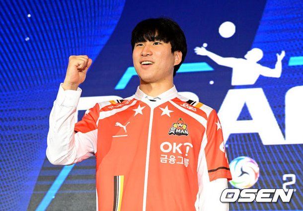 [사진]신호진, '2022-23 KOVO 신인 1라운드 1순위의 미소' : 네이트 스포츠