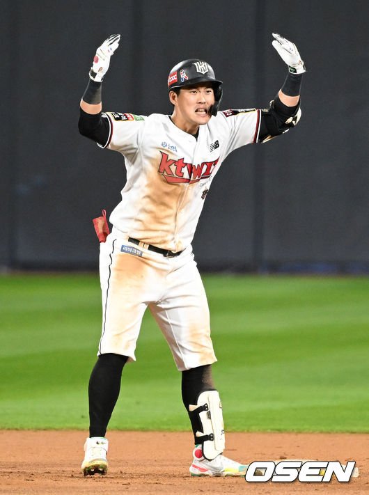 끝내주는 남자, 오늘은 쐐기 3타점 폭발…WC 1차전 MVP 영예 [WC1] : 네이트 스포츠