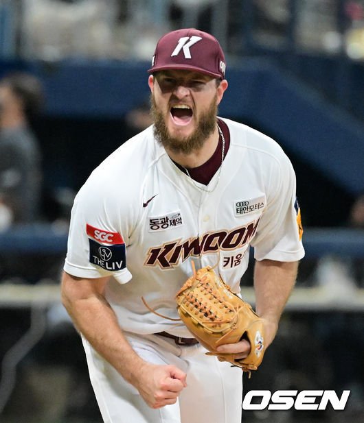 '가을 최고의 피칭' 애플러, 6이닝 1실점 호투…PS 2승 요건 [PO4] : 네이트 스포츠