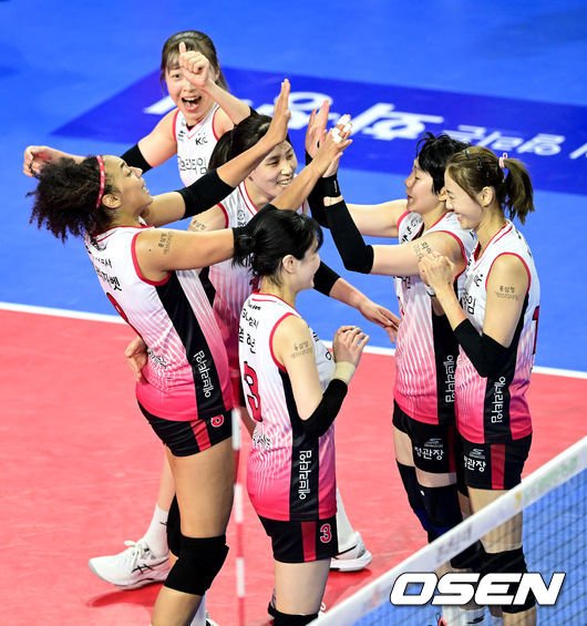 '0-2→3-2' KGC인삼공사, 짜릿한 역전 드라마 연출…현대캐피탈 2위 복귀(종합) : 네이트 스포츠