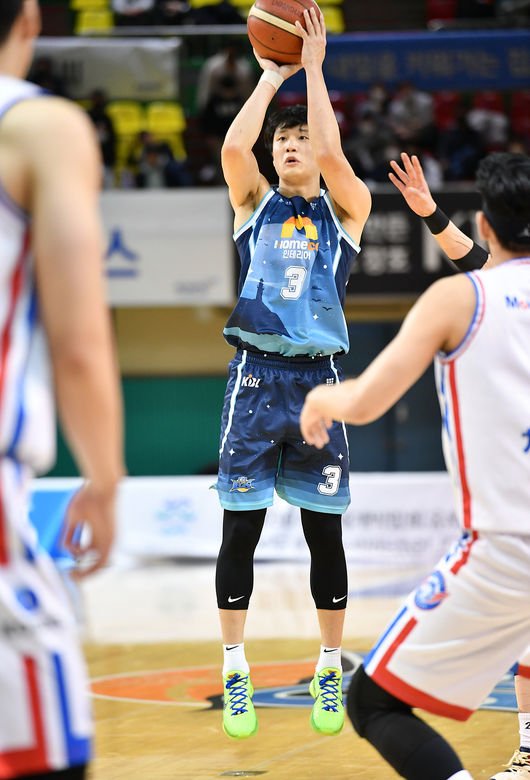 '스펠맨 38점 맹폭' KGC, DB전 7연승 '천적 위용'…KCC 4연승(종합) : 네이트 스포츠